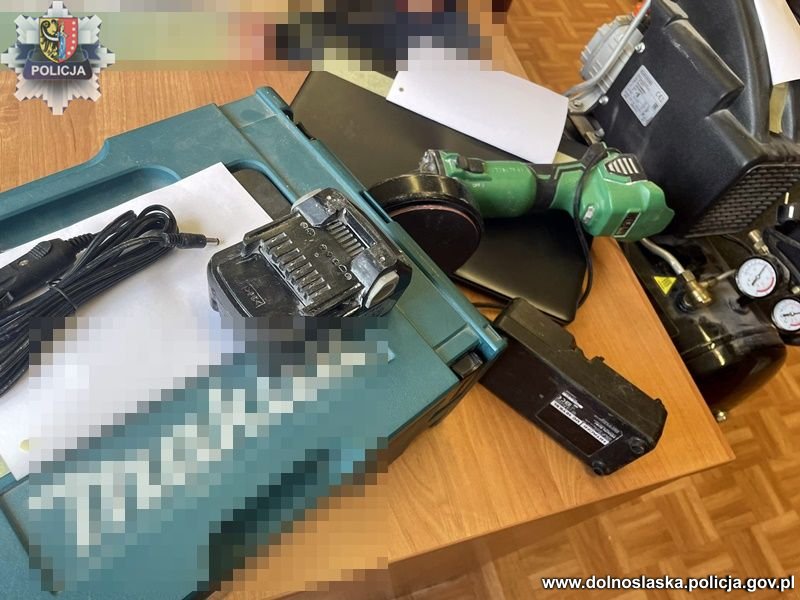 Seryjny włamywacz zatrzymany przez policjantów - splądrował piwnice i z ... Seryjny włamywacz zatrzymany przez policjantów - splądrował piwnice i z ...